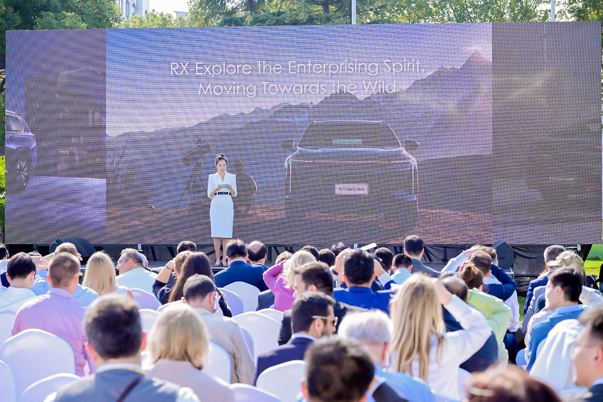 MECÁNICOS DE DIFOR SON RECONOCIDOS POR HINO - Tour Innovación